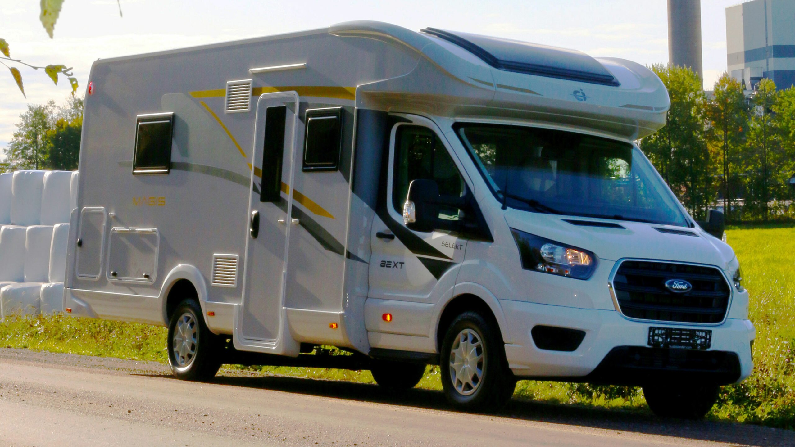 CI Magis 82 XT: Plats för fem - Husvagn & Camping